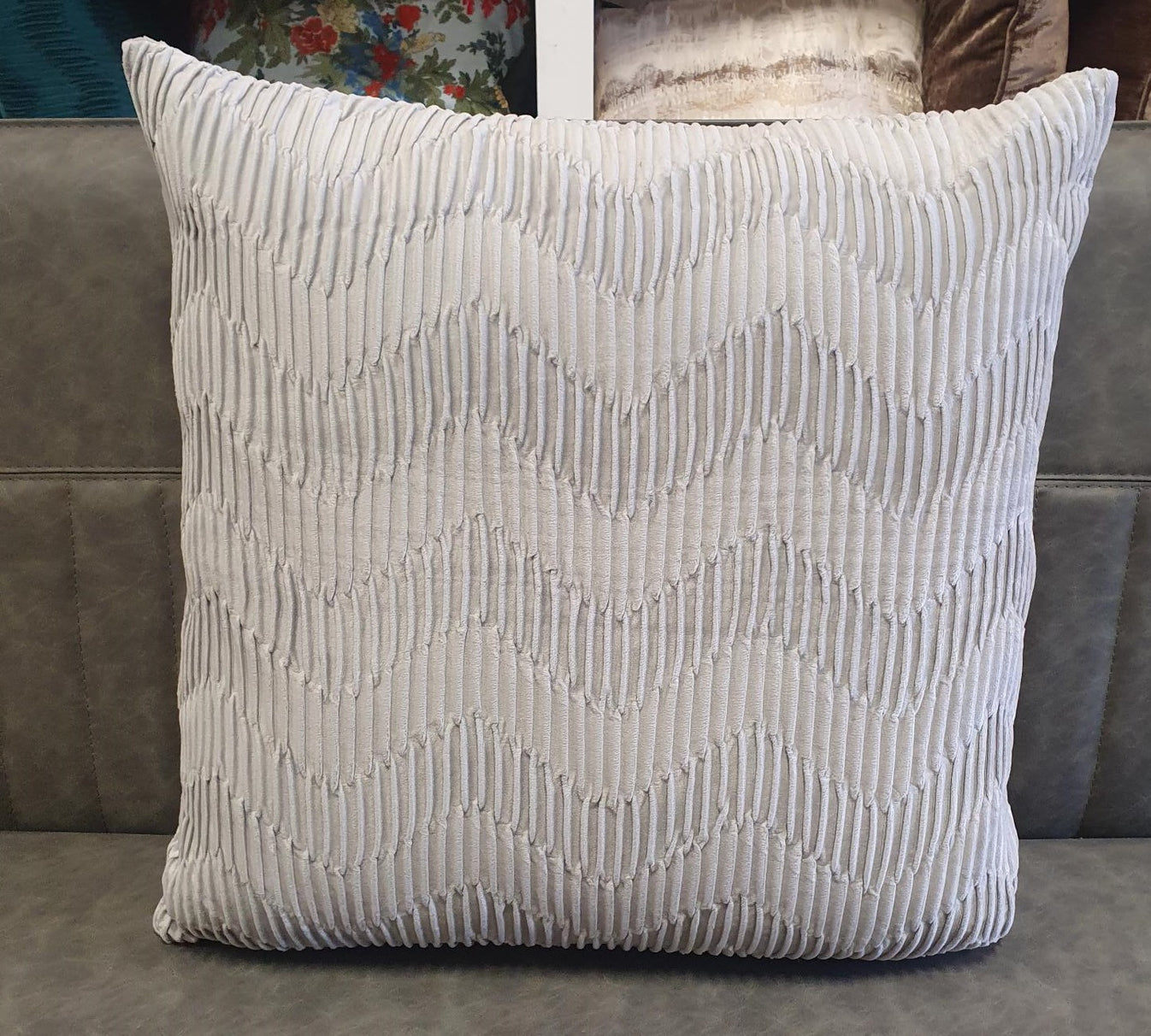 Pleated Velvet Silver – Jane Plum